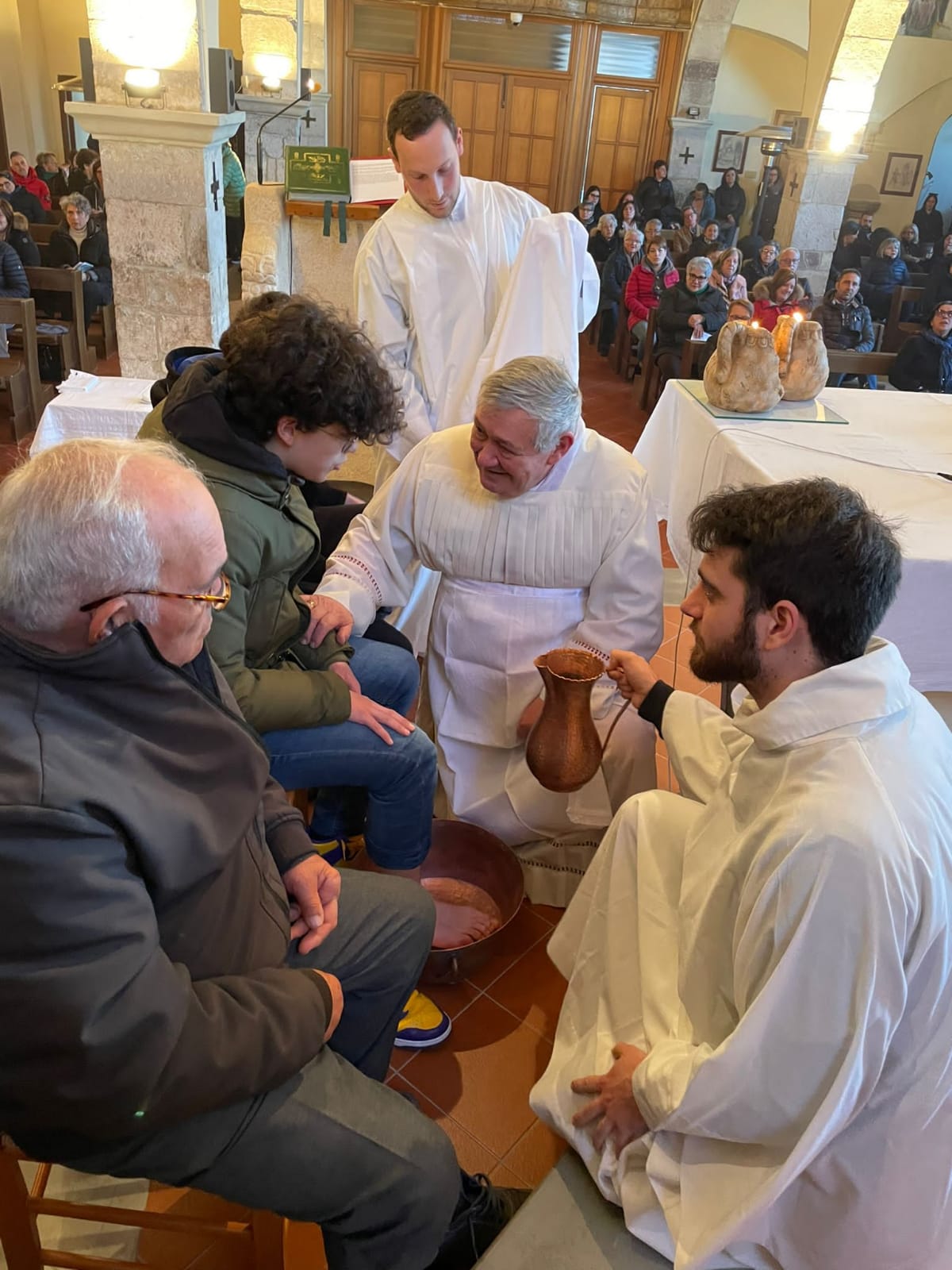 Messa in coena Domini del vescovo a Lucito: "Gesù ci ama per renderci ...